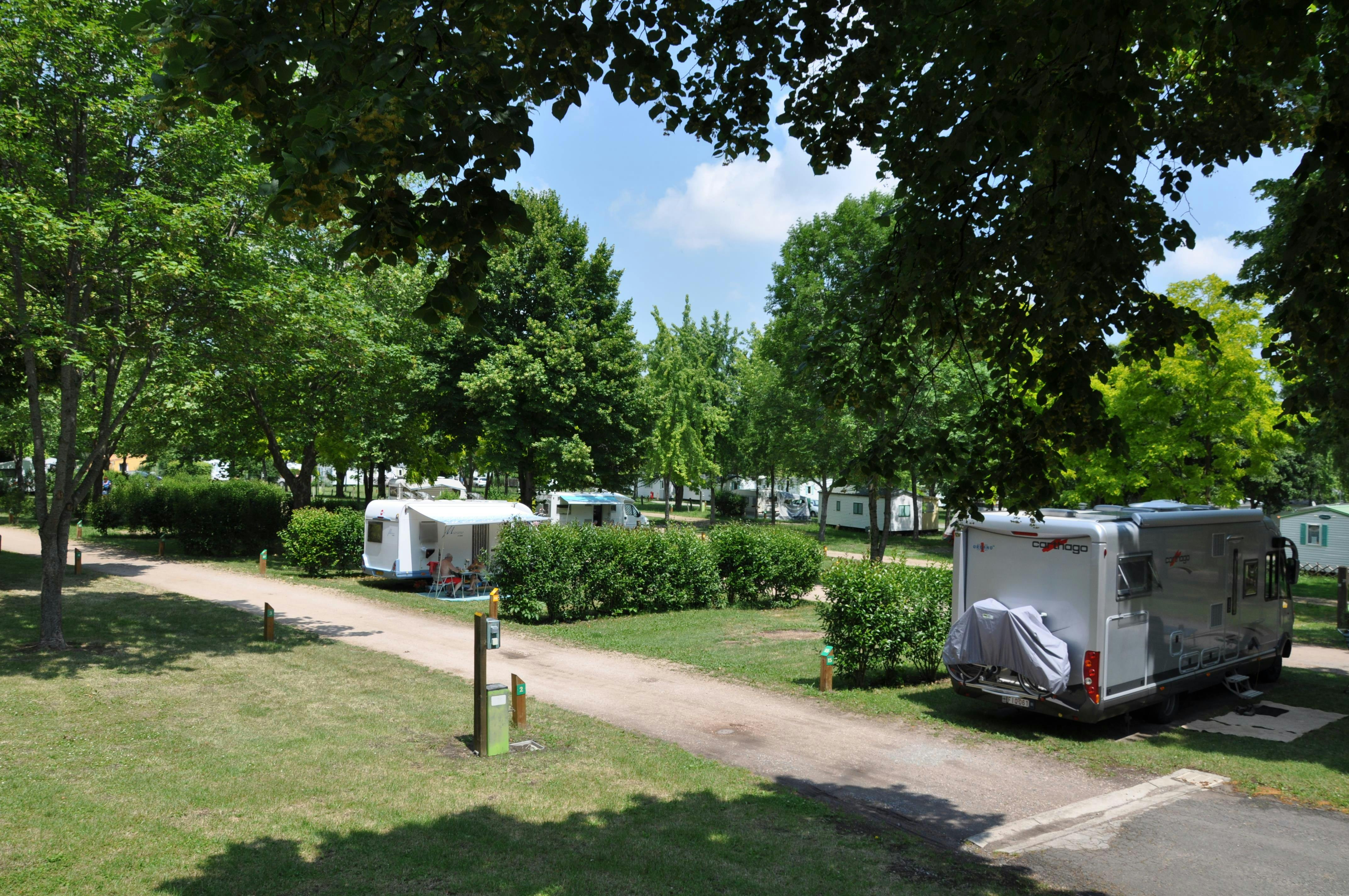 Camping Le Ranch des Volcans - Campingplatz (Châtel-Guyon) | PiNCAMP by ...
