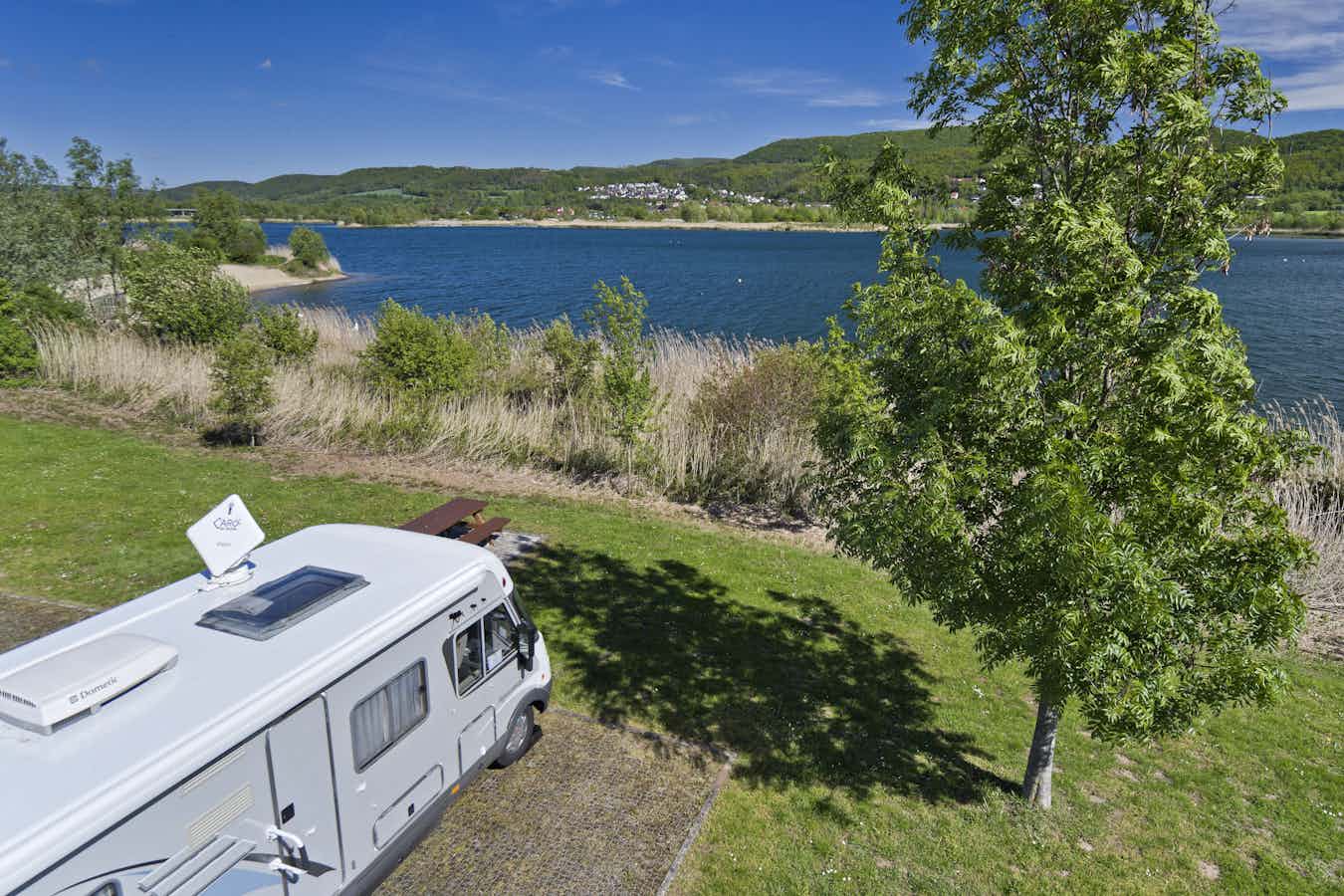 Elegantes Campingplatz Hessen See Bildernull