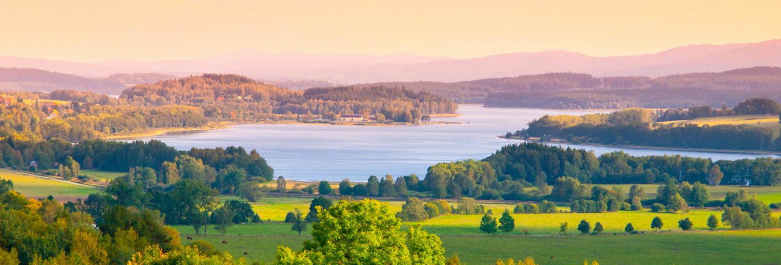Camping am Lipno-Stausee: Natururlaub am Böhmerwald | PiNCAMP by ADAC