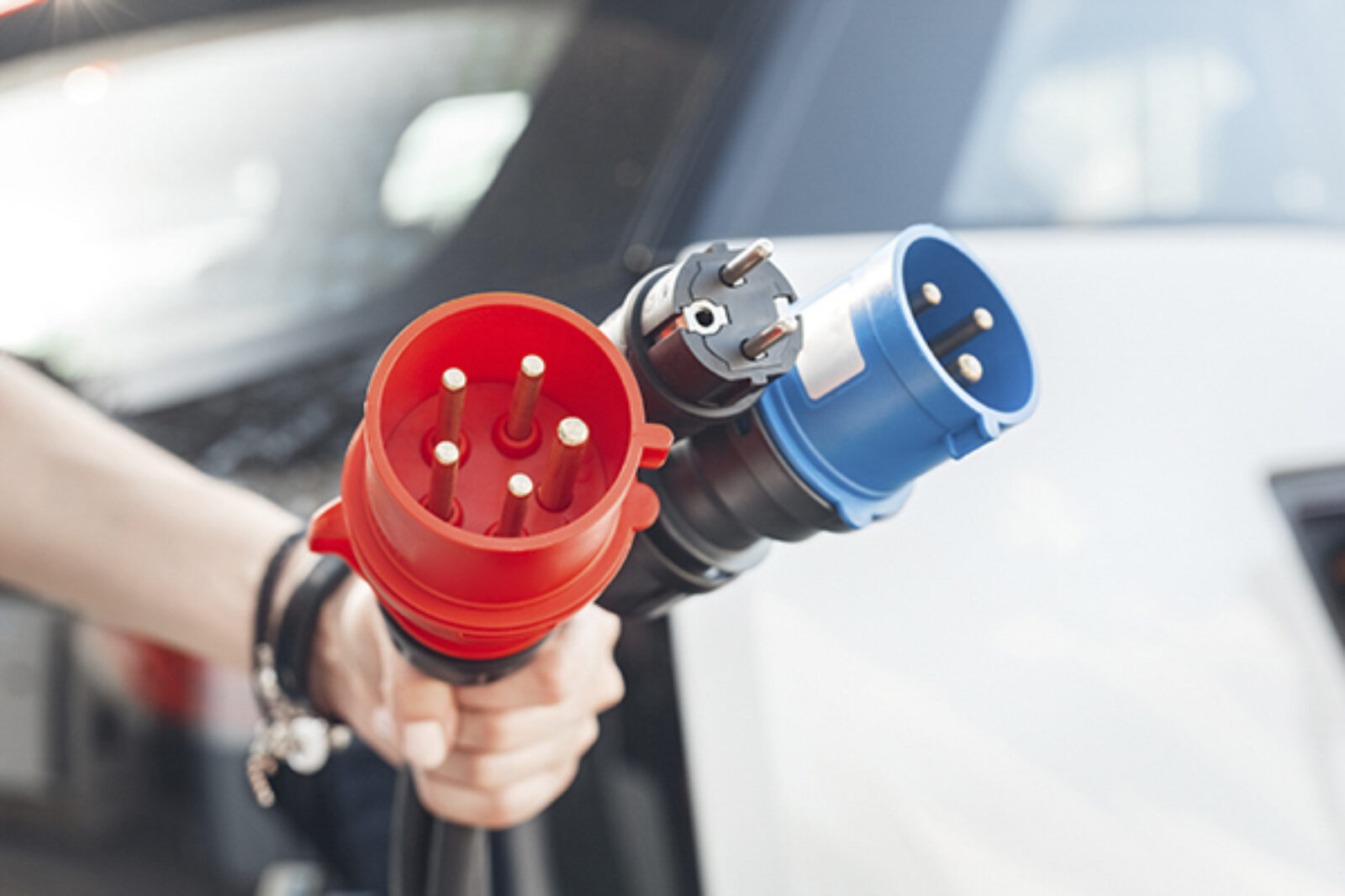 CEE-Stecker beim Camping: Das musst du beachten - PiNCAMP Magazin