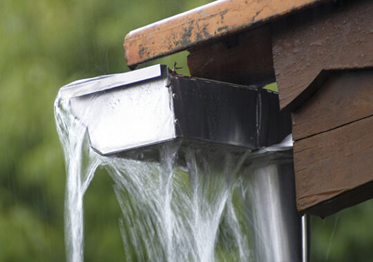 Regenrinne fürs Wohnmobil: Kaufberatung und Tipps - PiNCAMP Magazin