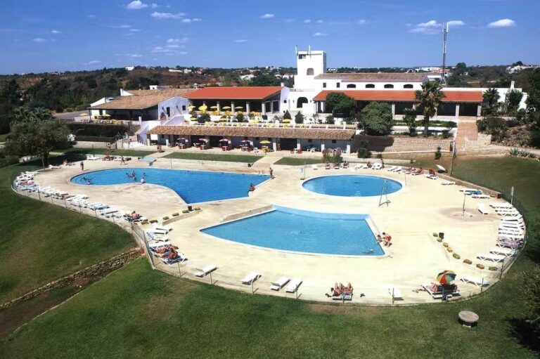 Überwintern an der Algarve: Die schönsten Campingplätze + Orte